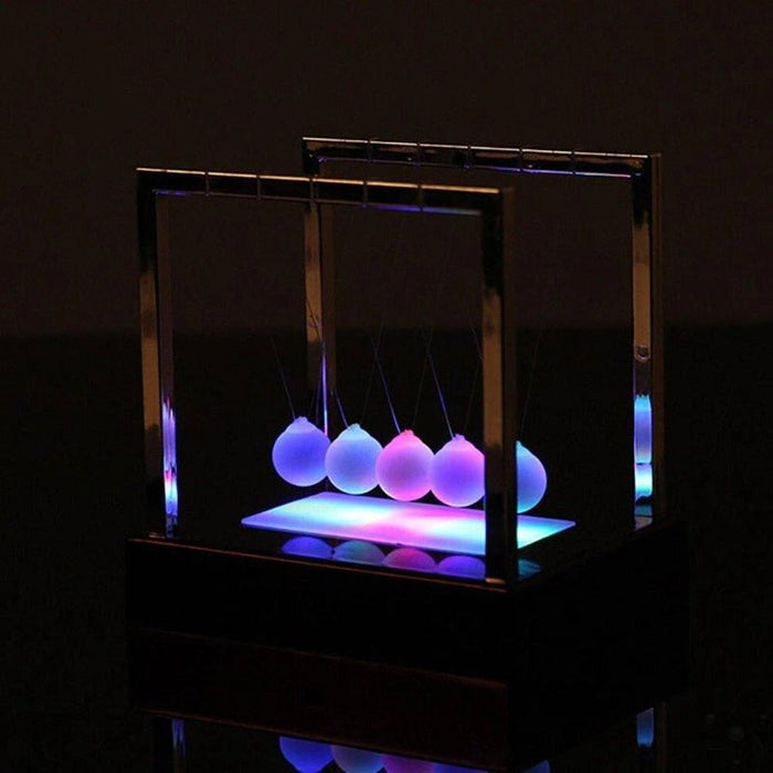 Newton's Cradle | Science Decor