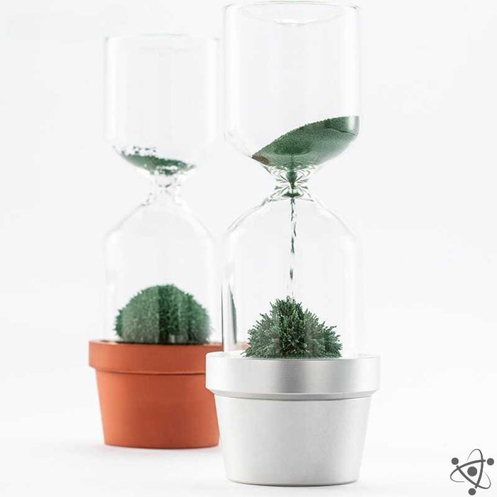 Magnetic Hourglass Green | Science Decor