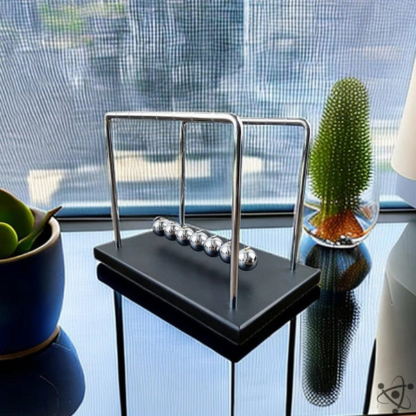 Newton's Cradle | Science Decor