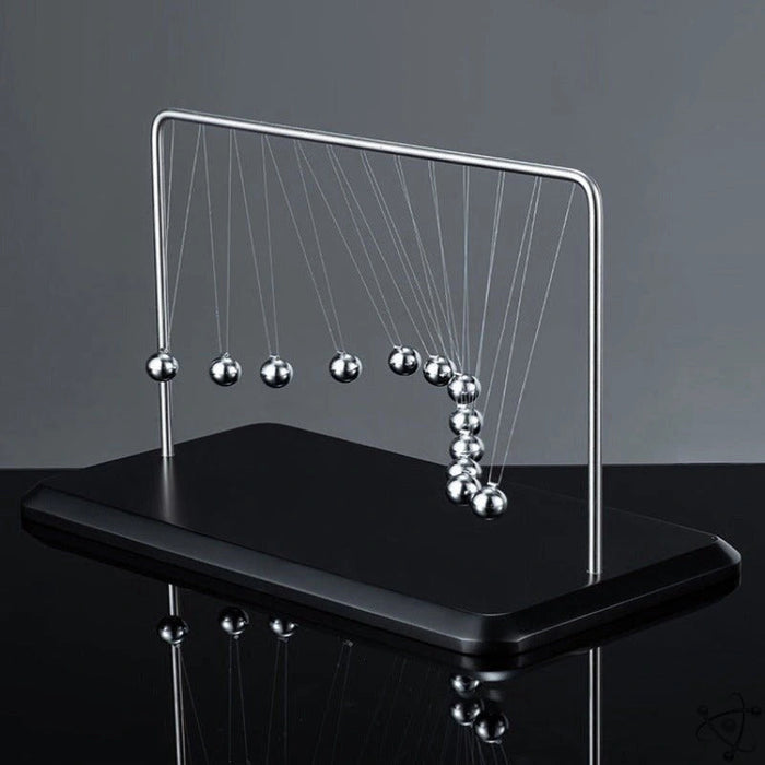 Newton's Cradle | Science Decor