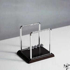 Newton's Cradle | Science Decor